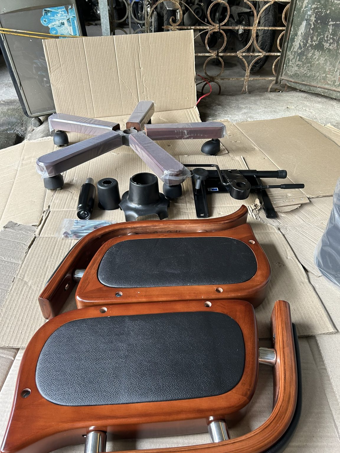 Hướng dẫn lắp đặt ghế lãnh đạo TQ09 - Nội thất Hòa Phát | Tập đoàn Hòa Phát